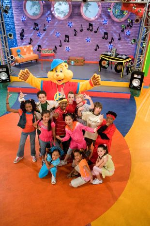 Hip Hop Harry - | Synopsis, Characteristics, Moods, Themes and Related ...