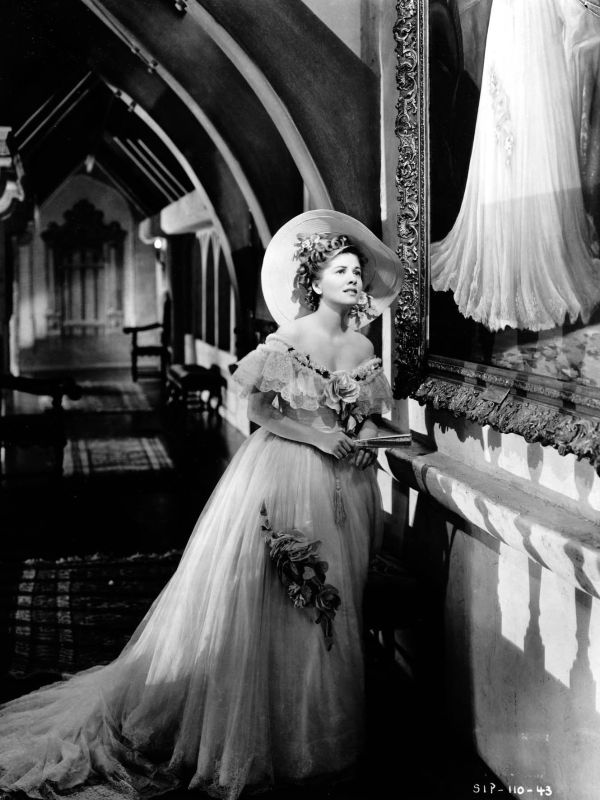 Rebecca 1940 Alfred Hitchcock Synopsis Characteristics Moods
