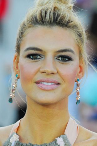 Kelly Rohrbach | Data Corrections | AllMovie