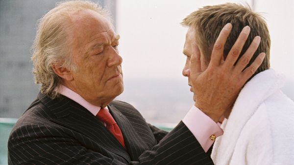 Layer Cake (2004) - Matthew Vaughn | Synopsis, Characteristics, Moods ...